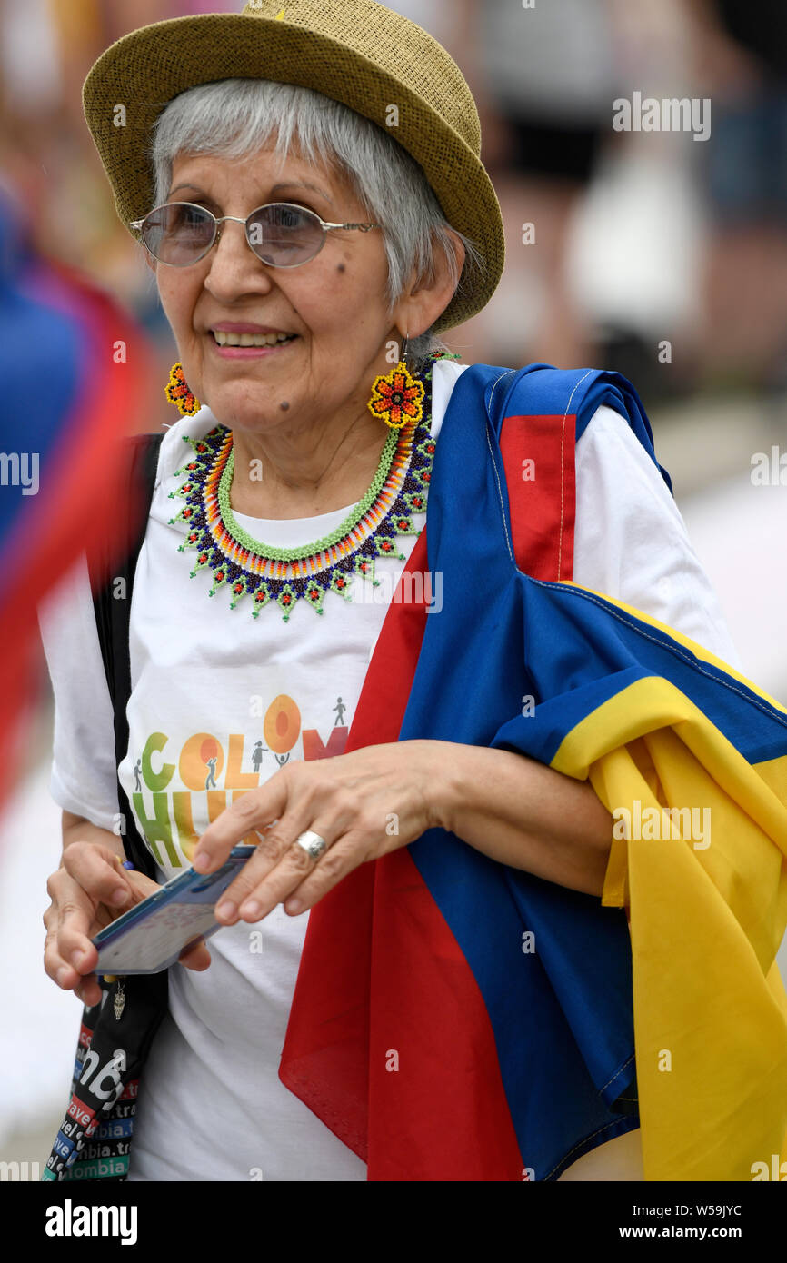 Female peace activists hi-res stock photography and images - Alamy