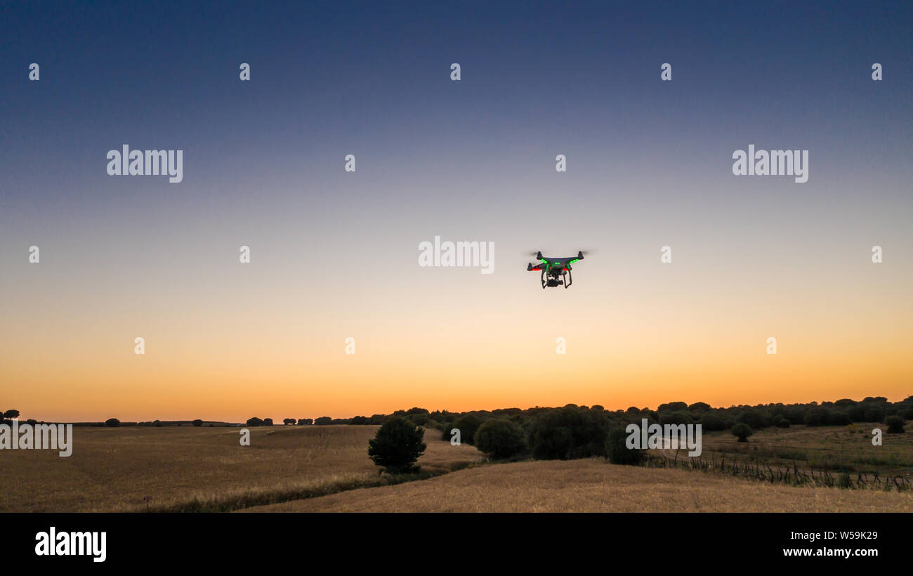 Airplane flying over agricultural field hi-res stock photography and ...
