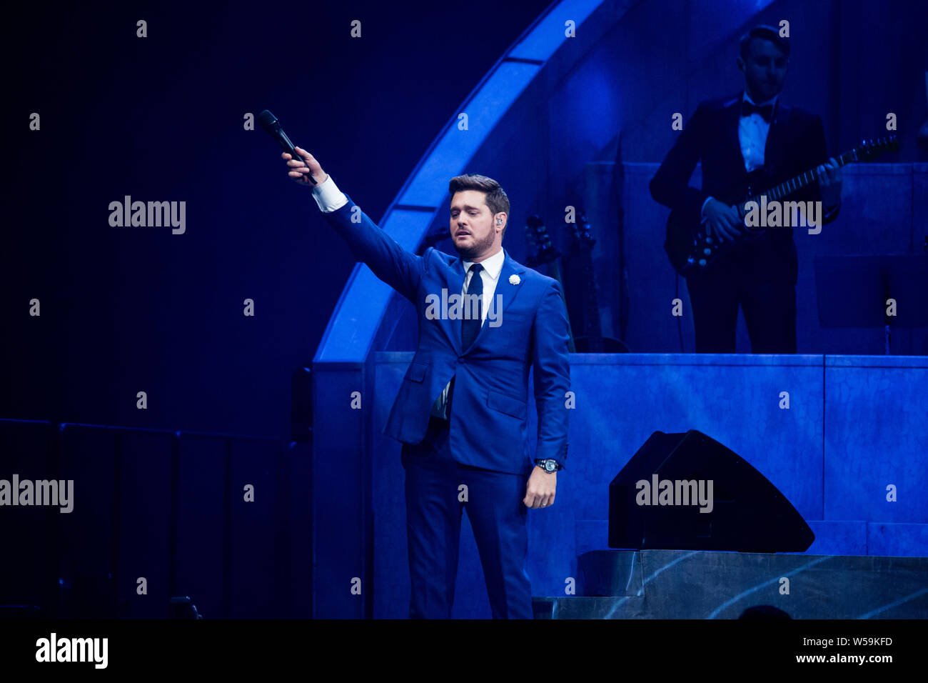 Michael buble guitarist hi-res stock photography and images - Alamy