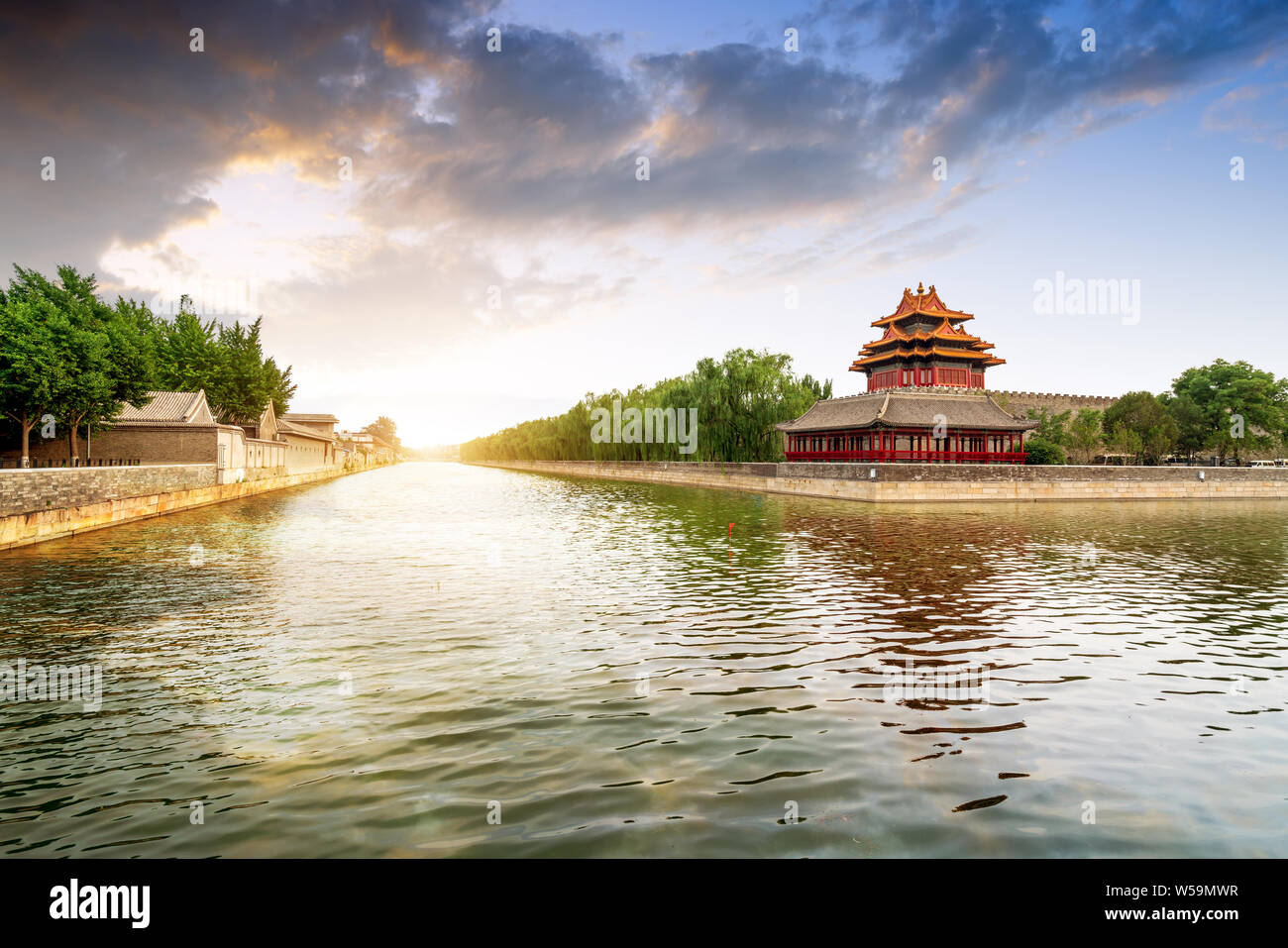 Outer moat of the imperial palace hi-res stock photography and images ...