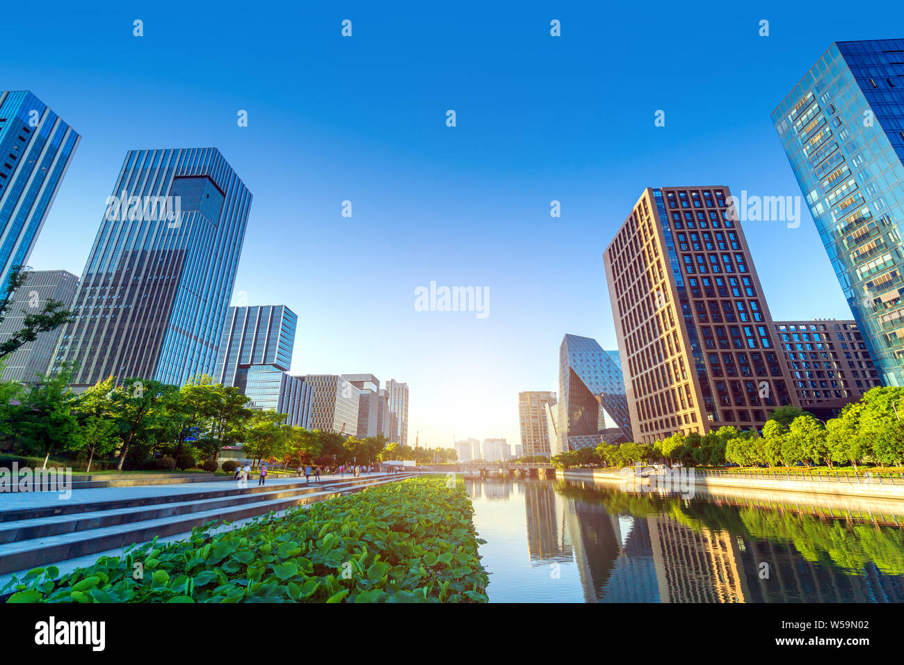 High rise building day tour hi-res stock photography and images - Alamy