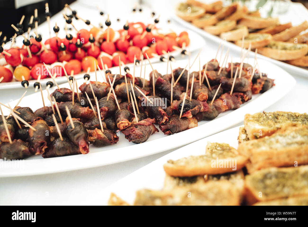Cocktail sausages hi-res stock photography and images - Alamy