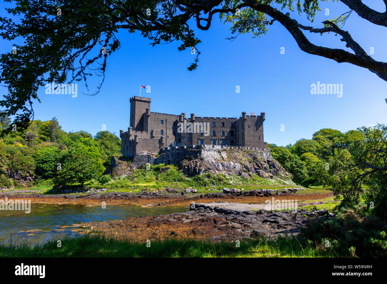 Dunvegan Castle, home of the McLeod's Scottish Clans, Dunvegan, Isle of ...