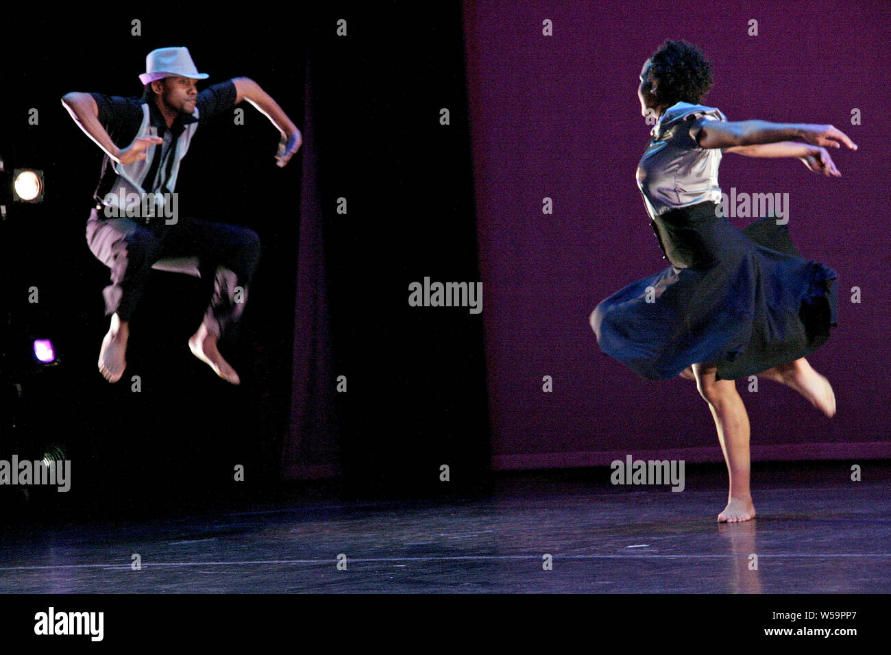 Hot gossip dancers hi-res stock photography and images - Alamy