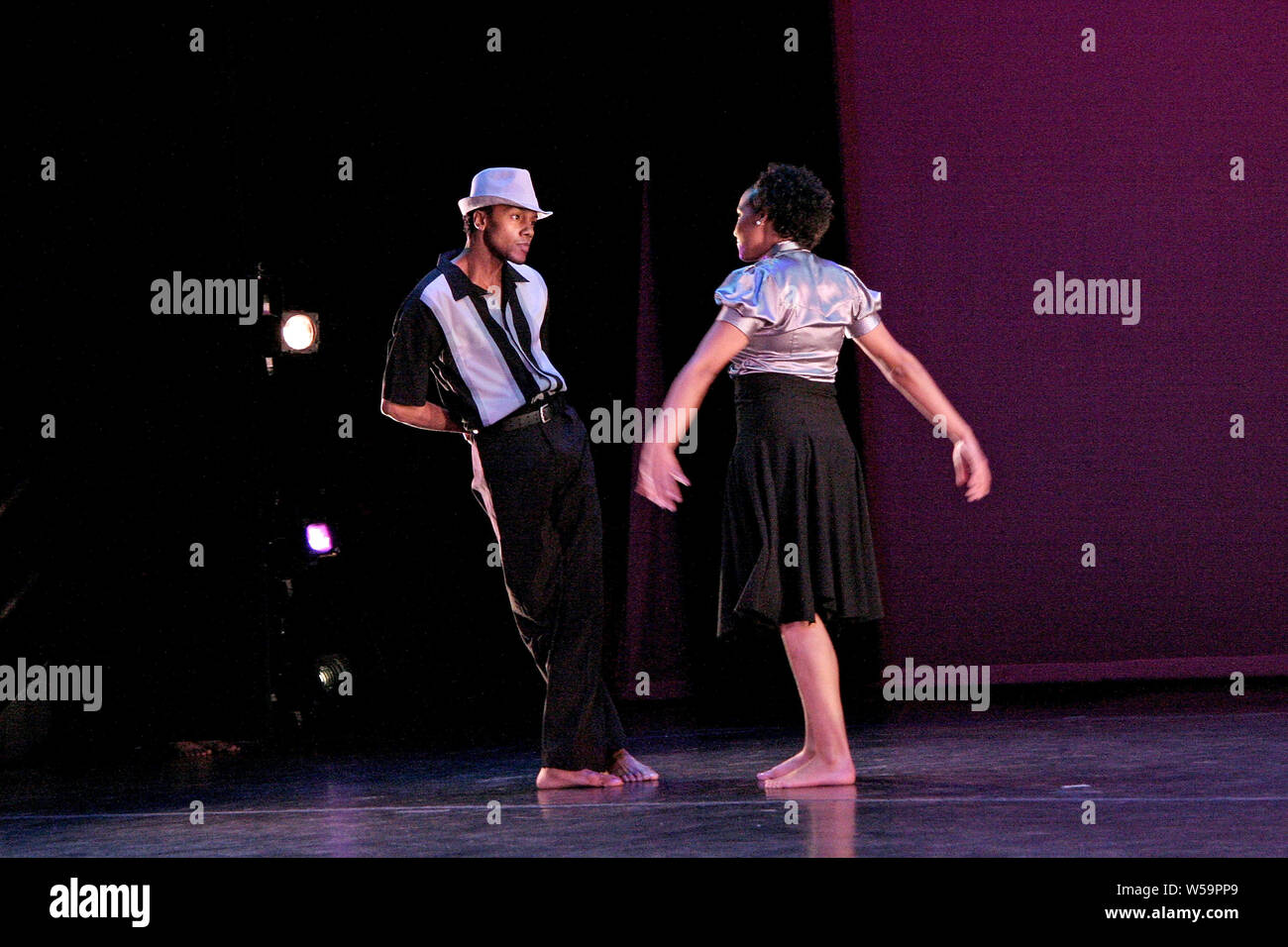 Hot gossip dancers hi-res stock photography and images - Alamy