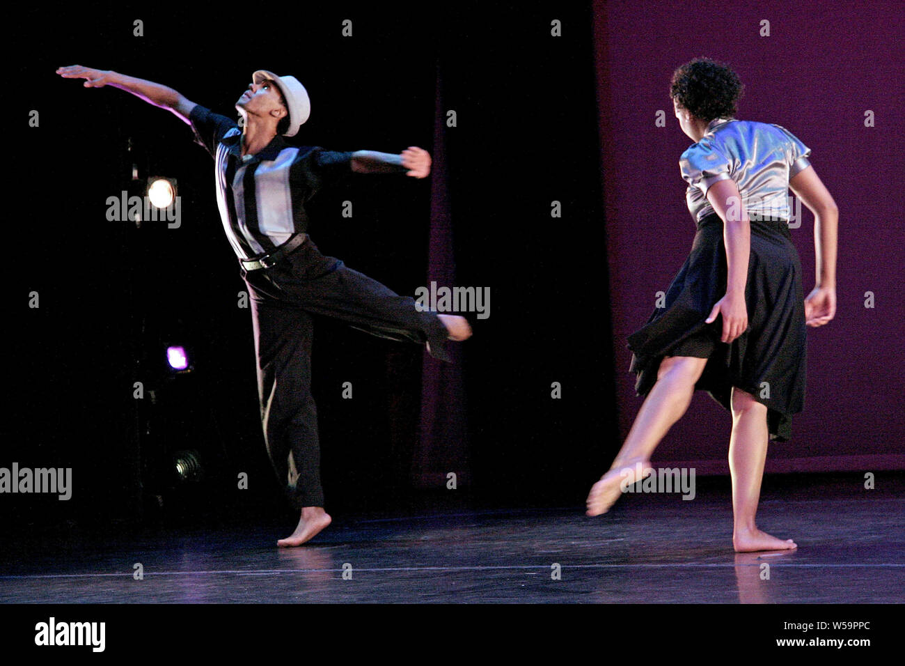 Hot gossip dancers hi-res stock photography and images - Alamy