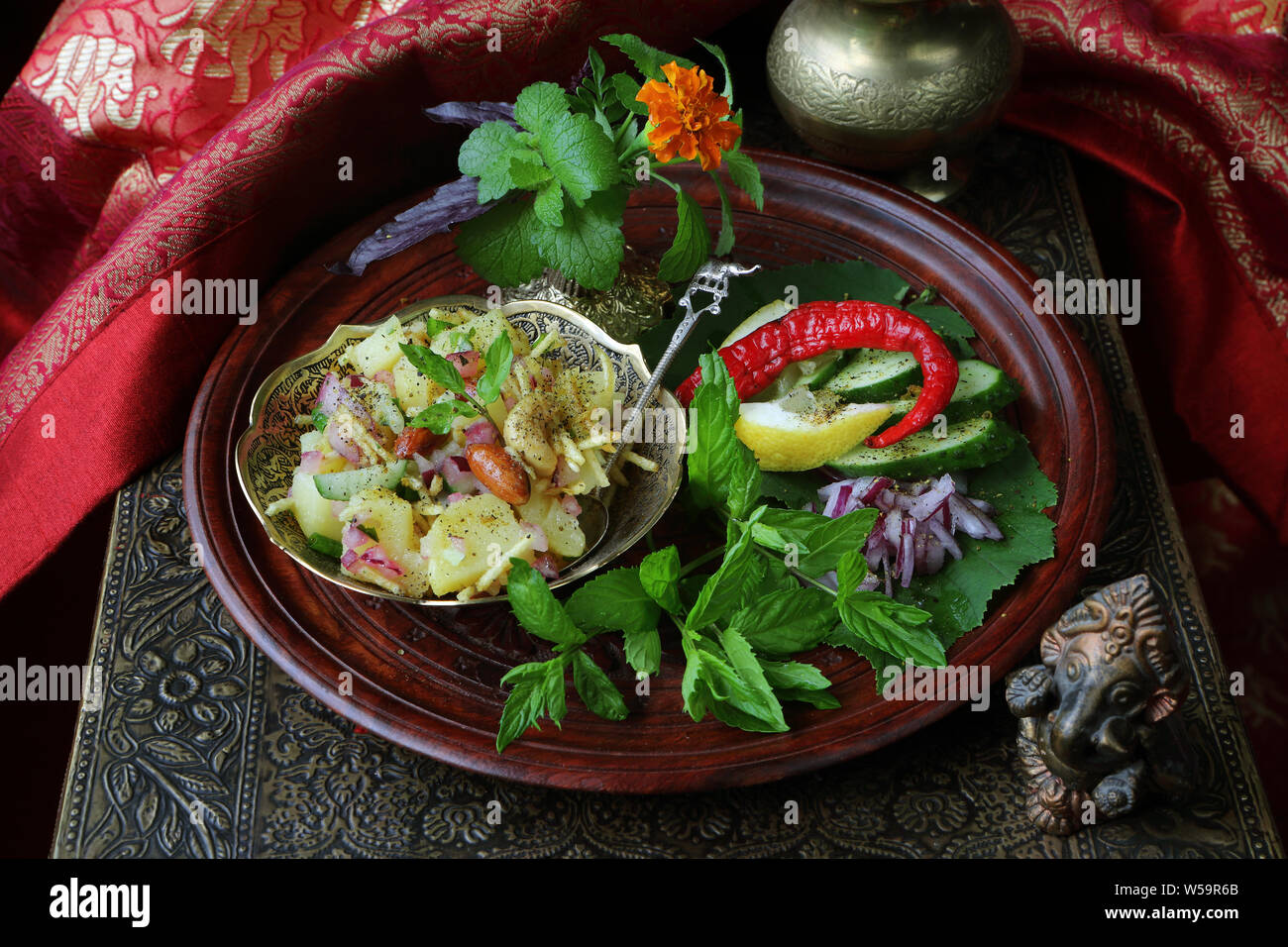 Alu Pyaj Chanachur Stock Photo - Alamy