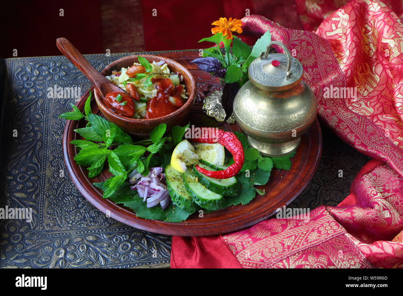 Alu Pyaj Chanachur Stock Photo - Alamy