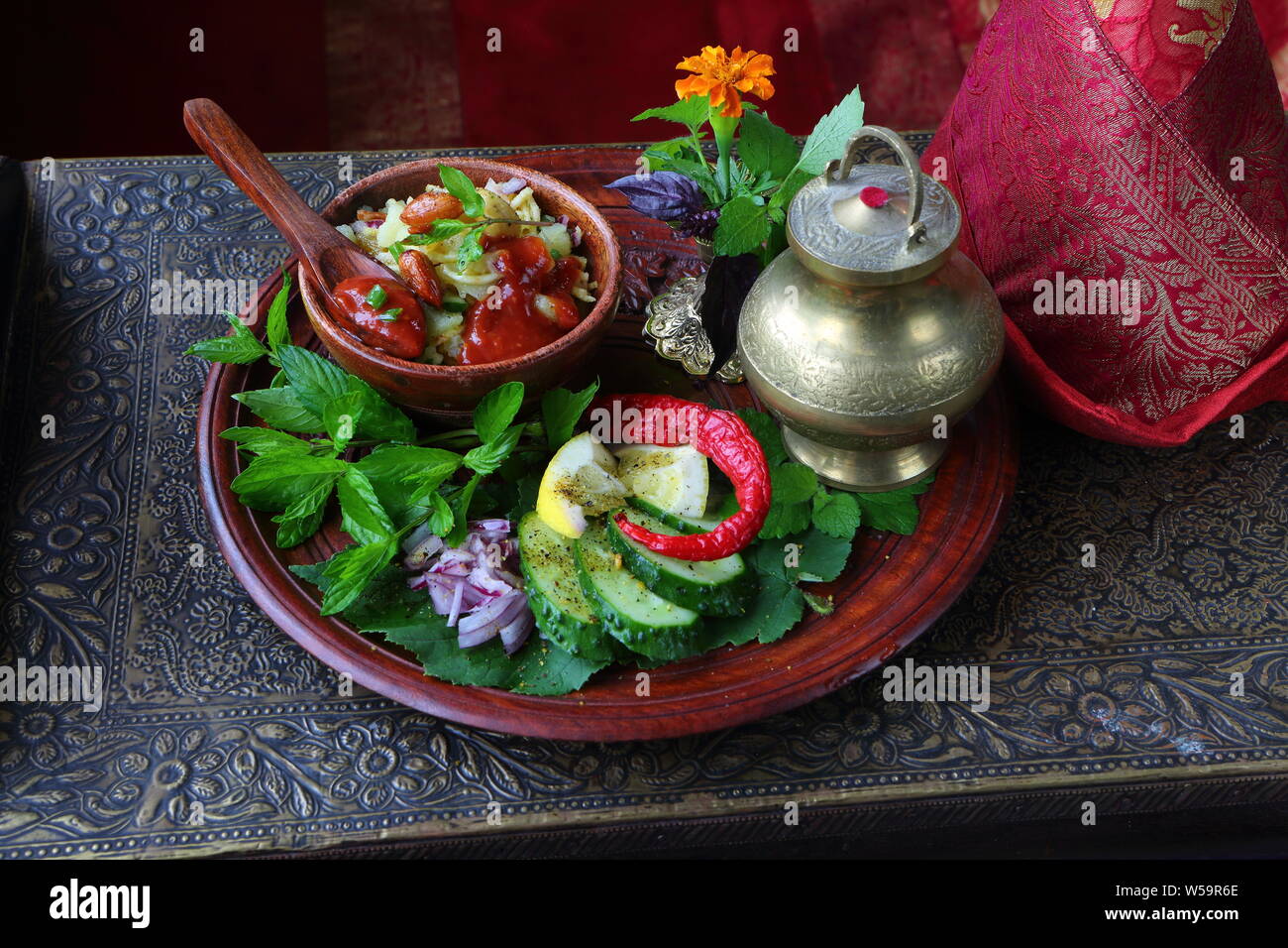 Alu Pyaj Chanachur Stock Photo - Alamy