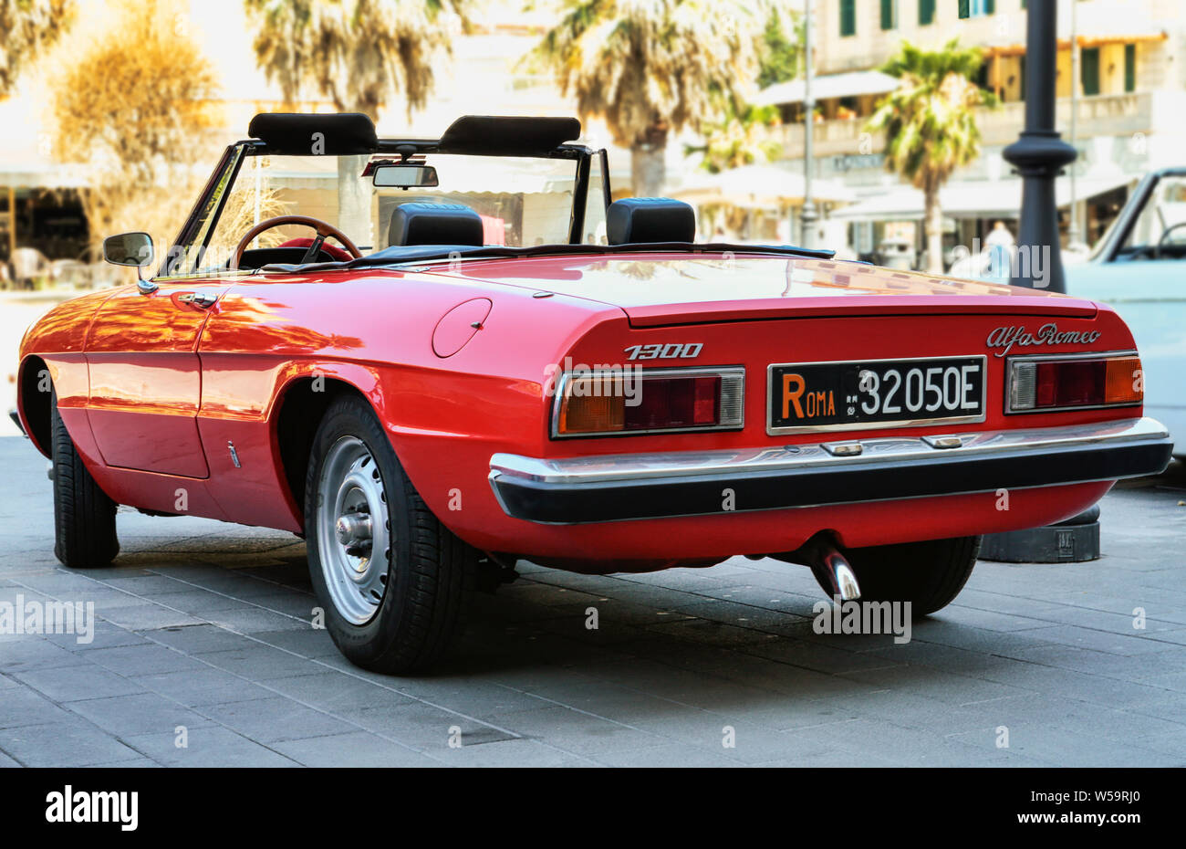 Vintage italian automobile poster hi-res stock photography and images ...