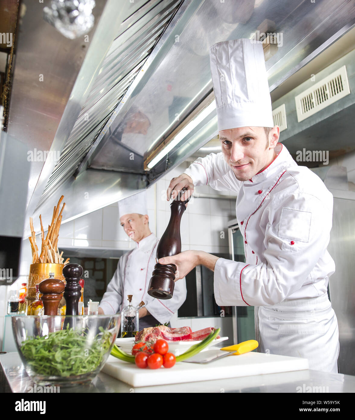 Professional chefs in action hi-res stock photography and images - Alamy Professional chefs in action hi-res stock photography and images - Alamy