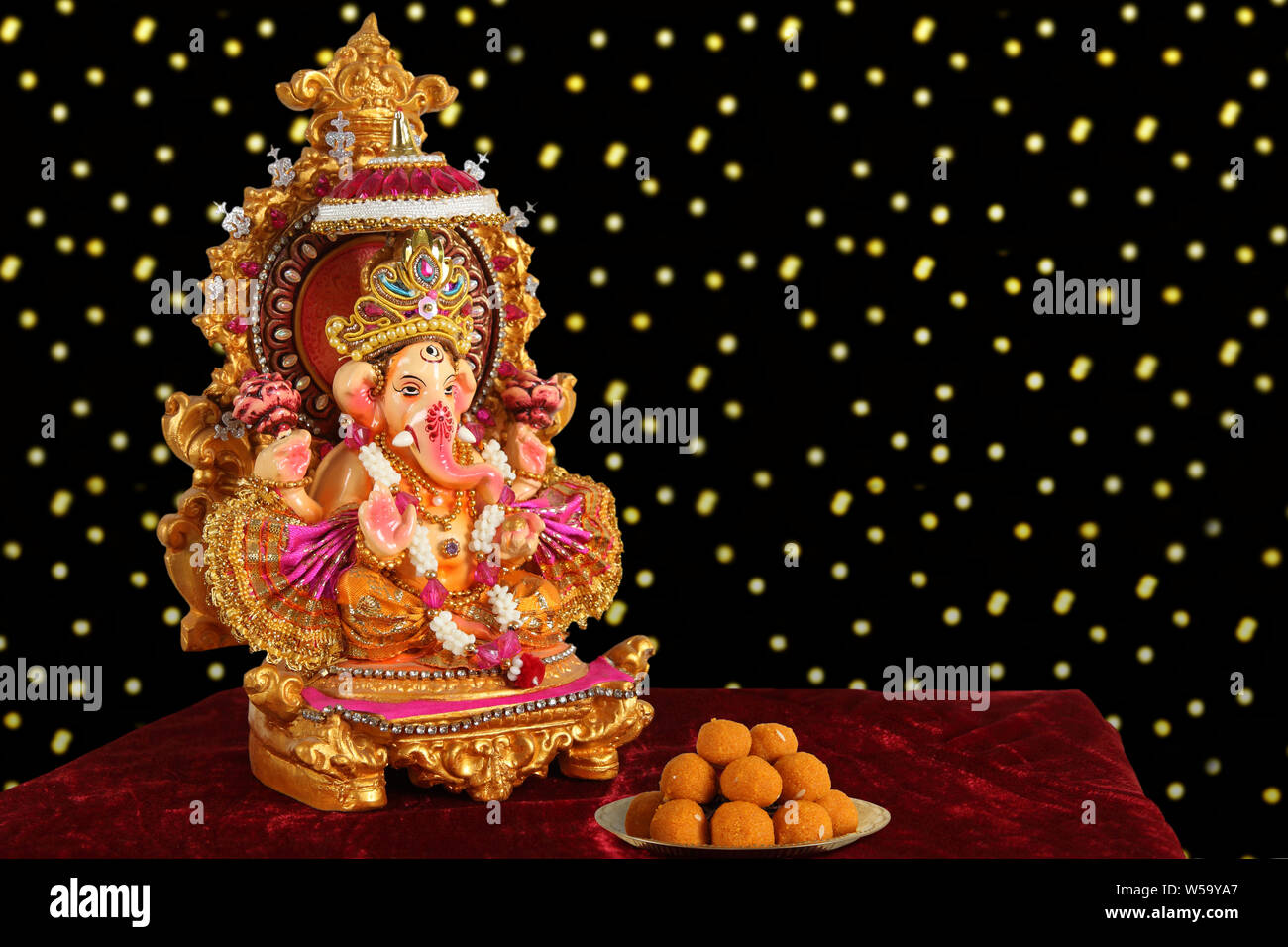 Statue of Lord Ganesha Stock Photo - Alamy