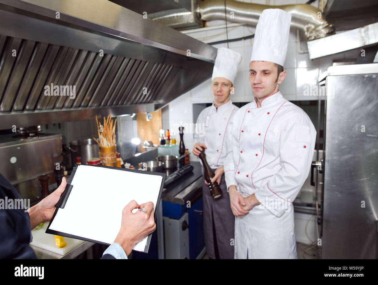 Restaurant staff and manager hi-res stock photography and images - Alamy