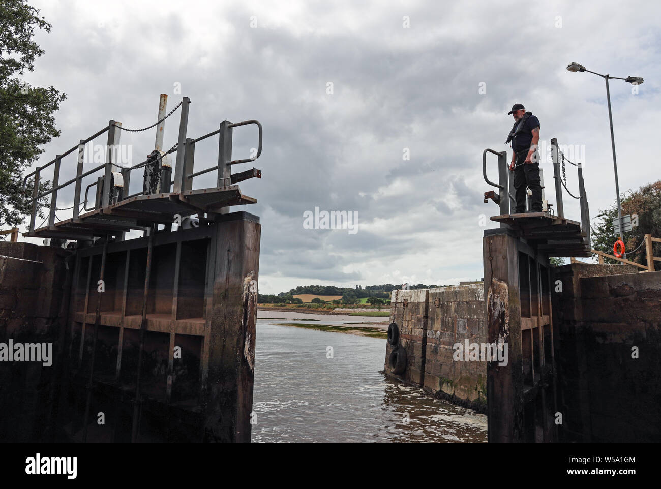 Exeter Canal Cruise, up Europ’es oldest working ship canal. Stuart ...
