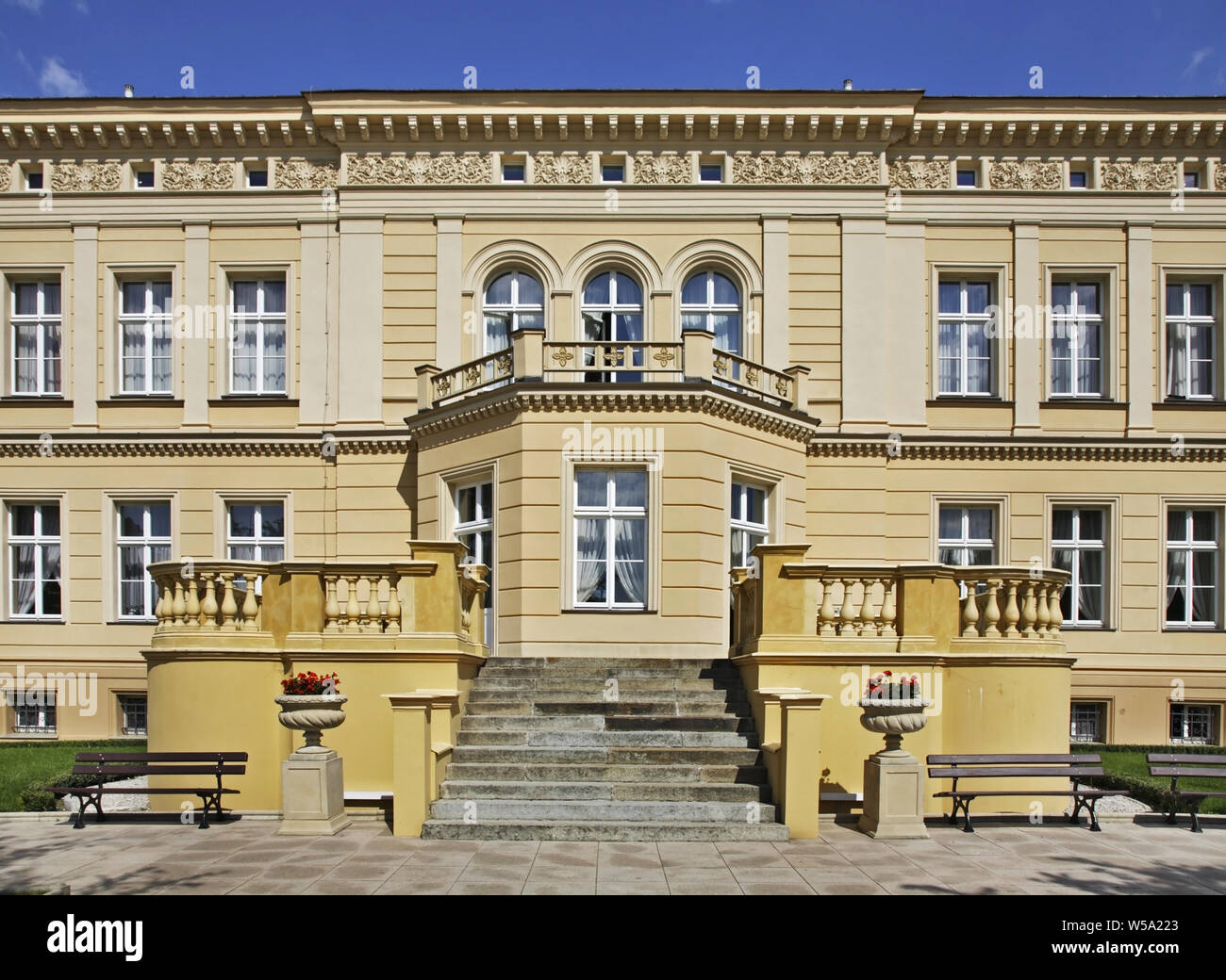 New palace at Ostromecko. Poland Stock Photo - Alamy