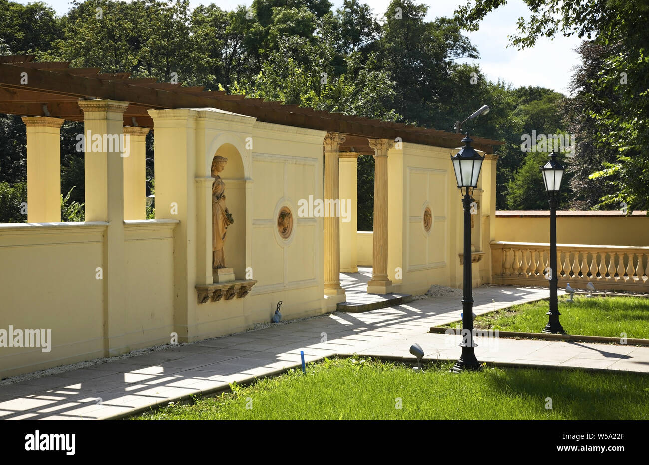 New palace at Ostromecko. Poland Stock Photo - Alamy