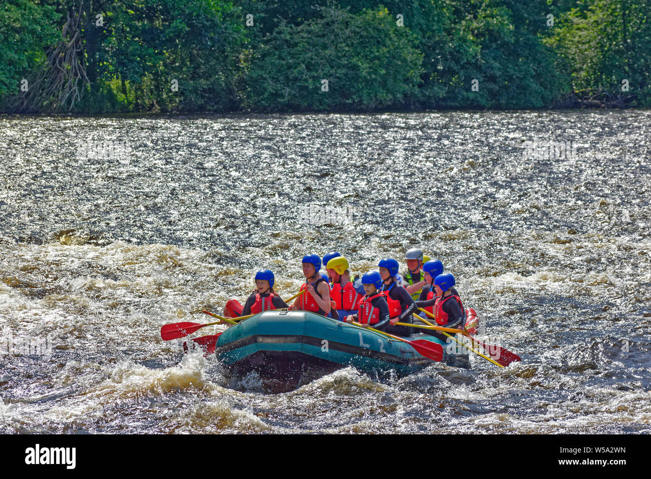 Inflatable white water raft hi-res stock photography and images - Alamy