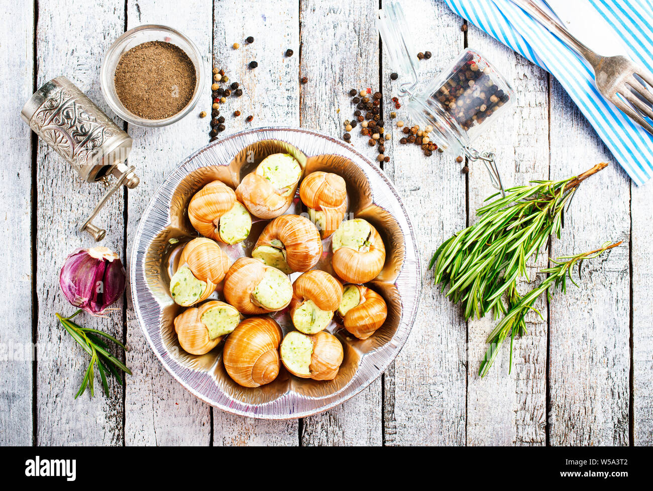 Fried snails hi-res stock photography and images - Alamy