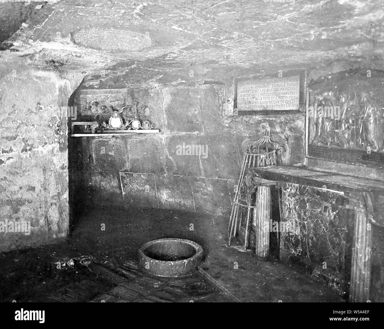 Mamertine prison hi-res stock photography and images - Alamy