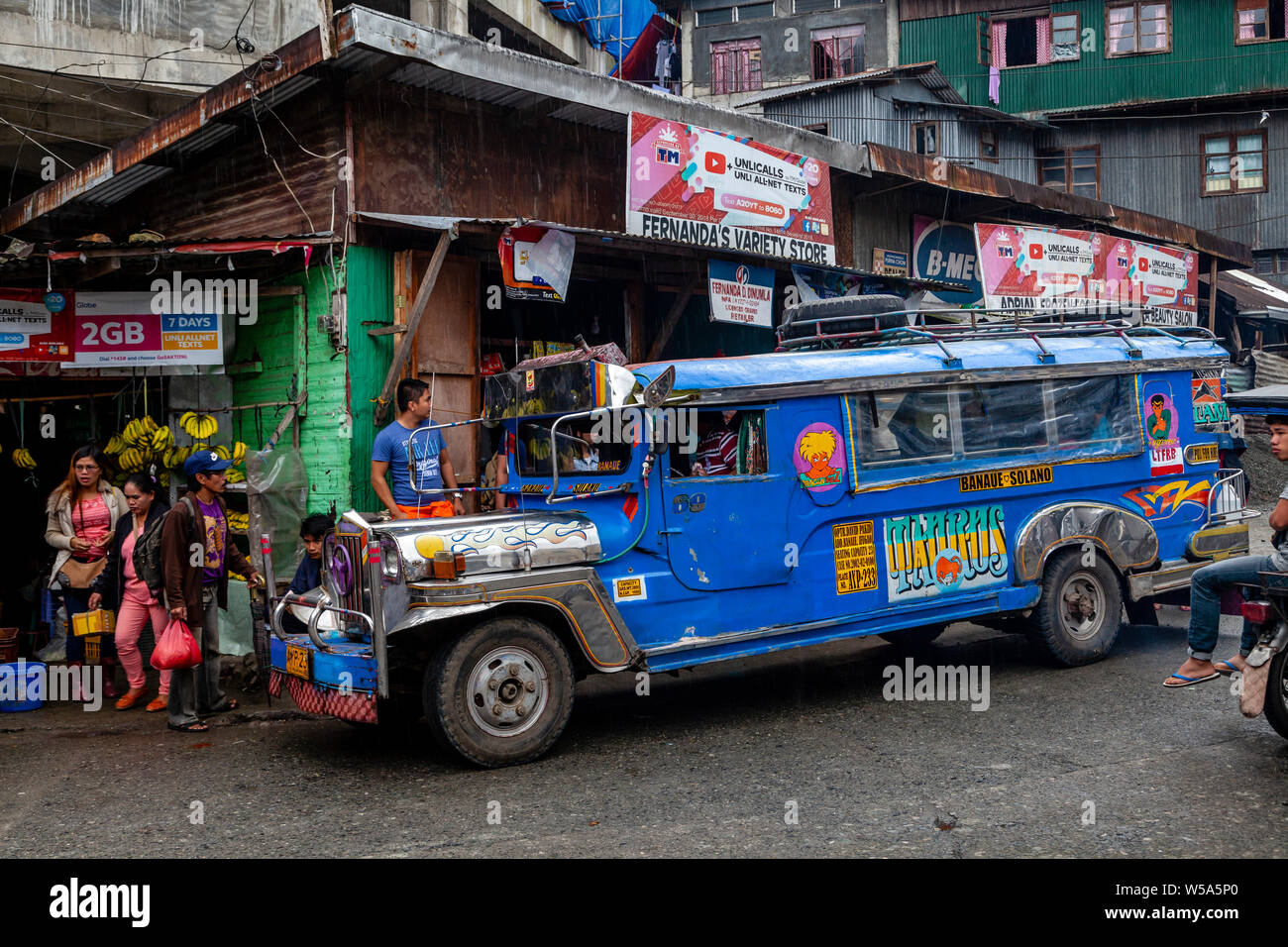 Jeepney Bus Stock Photos & Jeepney Bus Stock Images - Alamy