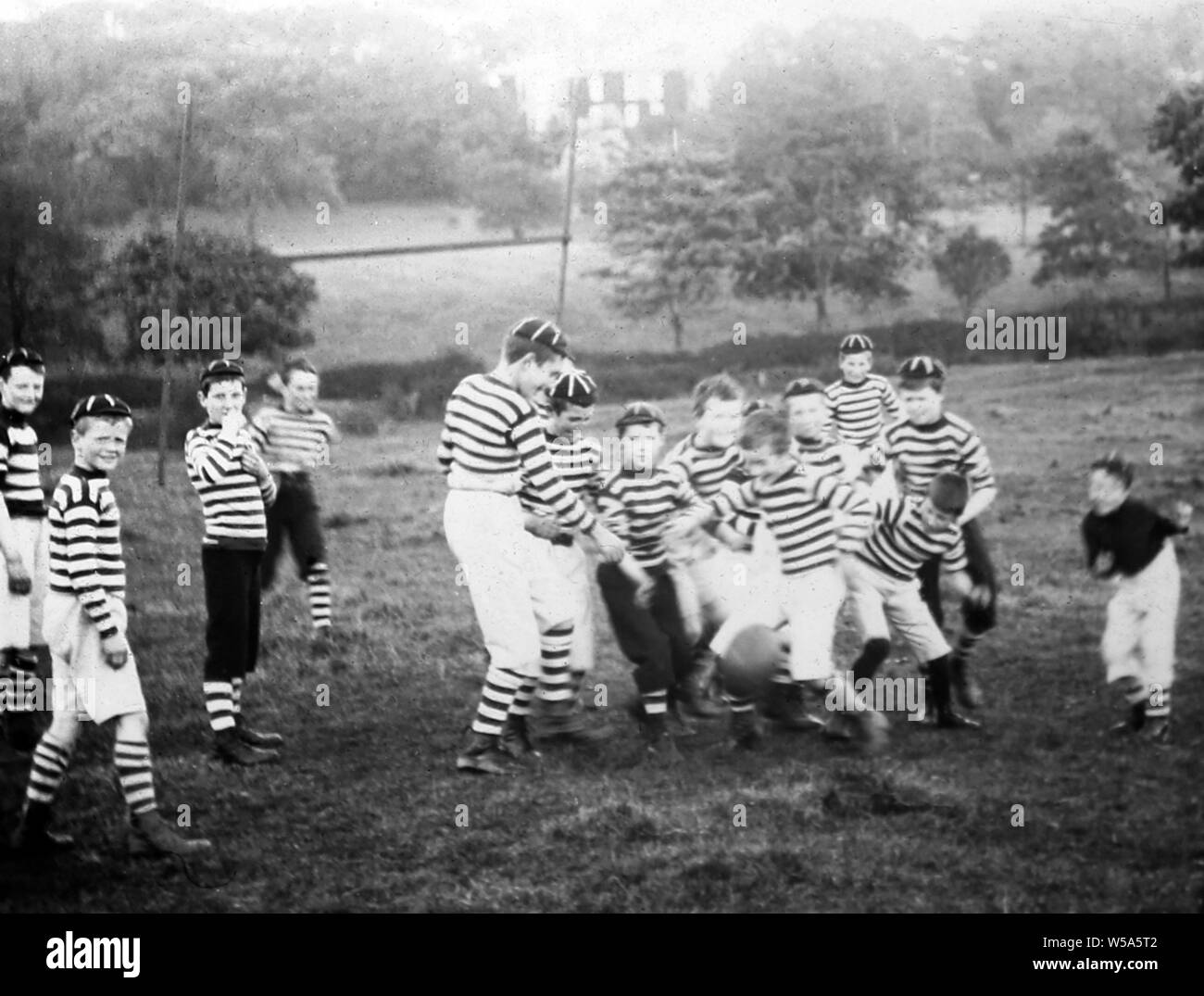 Old rugby match hi-res stock photography and images - Alamy