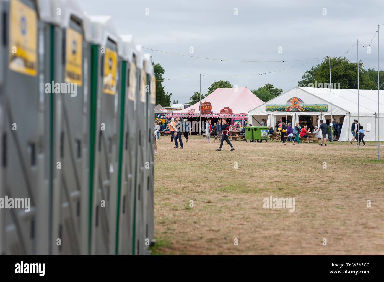 Toilet queue festival hi-res stock photography and images - Alamy