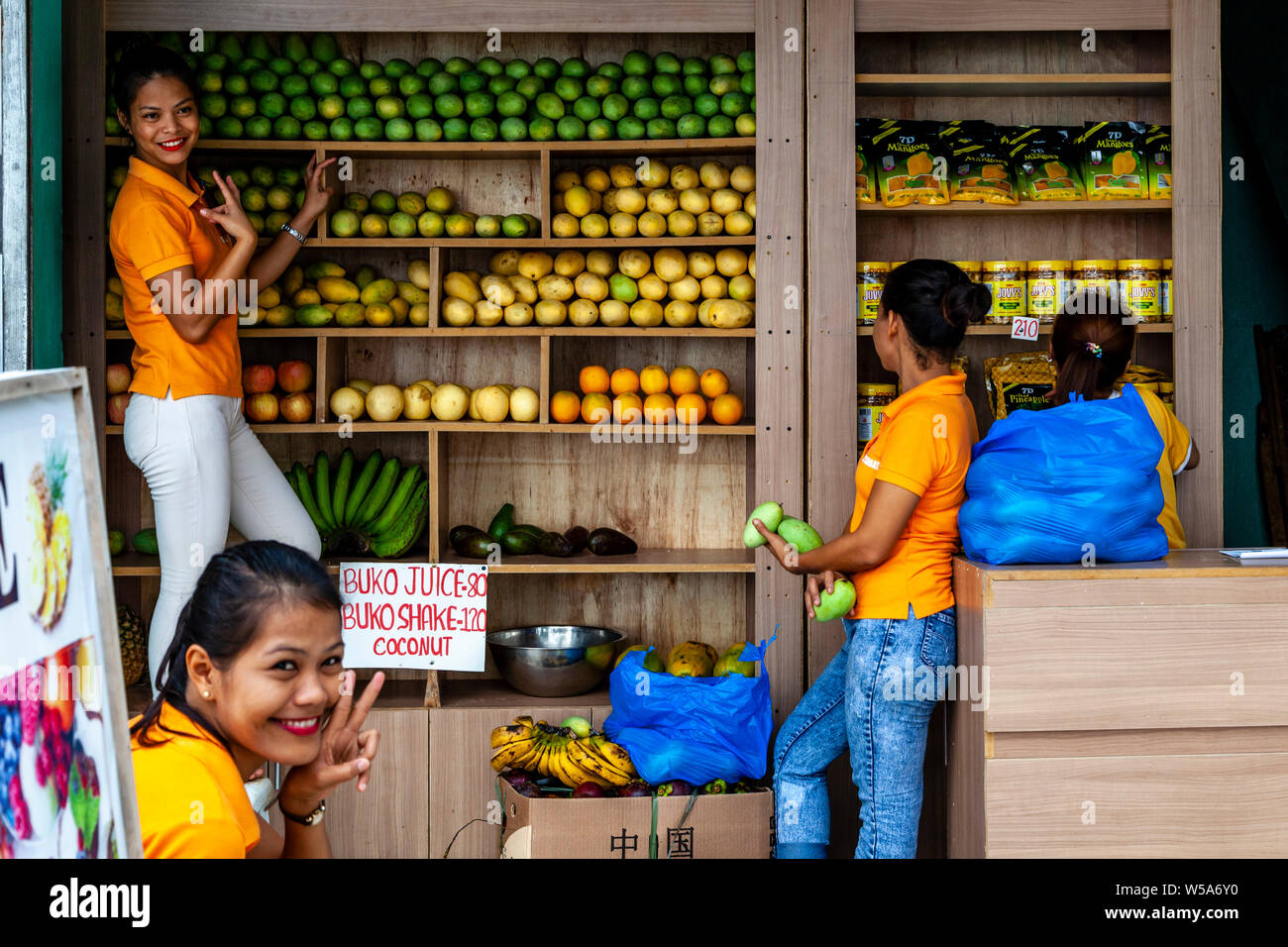 Fresh juice shop hi-res stock photography and images - Alamy