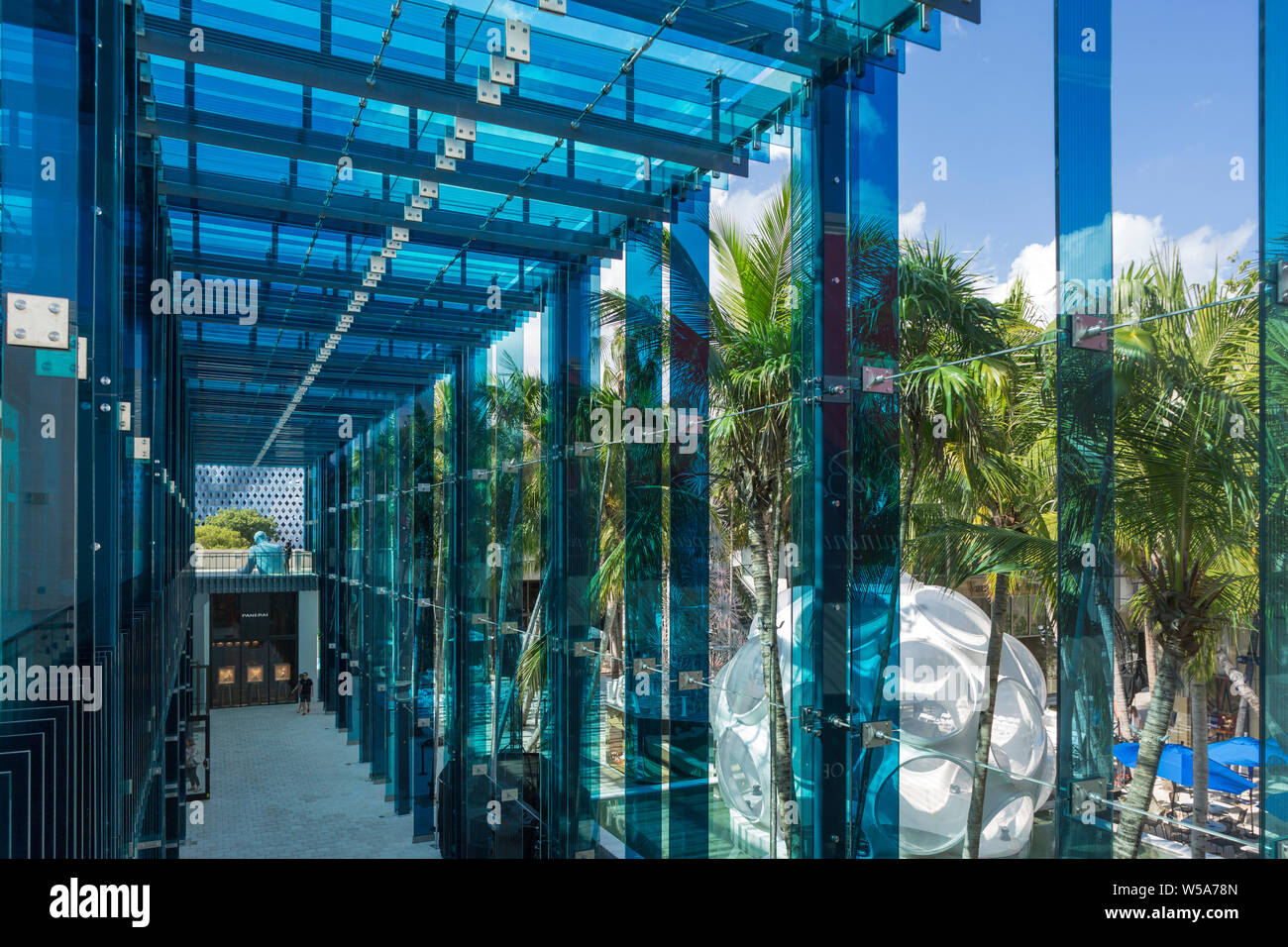 FLY EYE DOME (©BUCKMINSTER FULLER INST 2014) PALM COURT (©SB ARCHITECTS ...