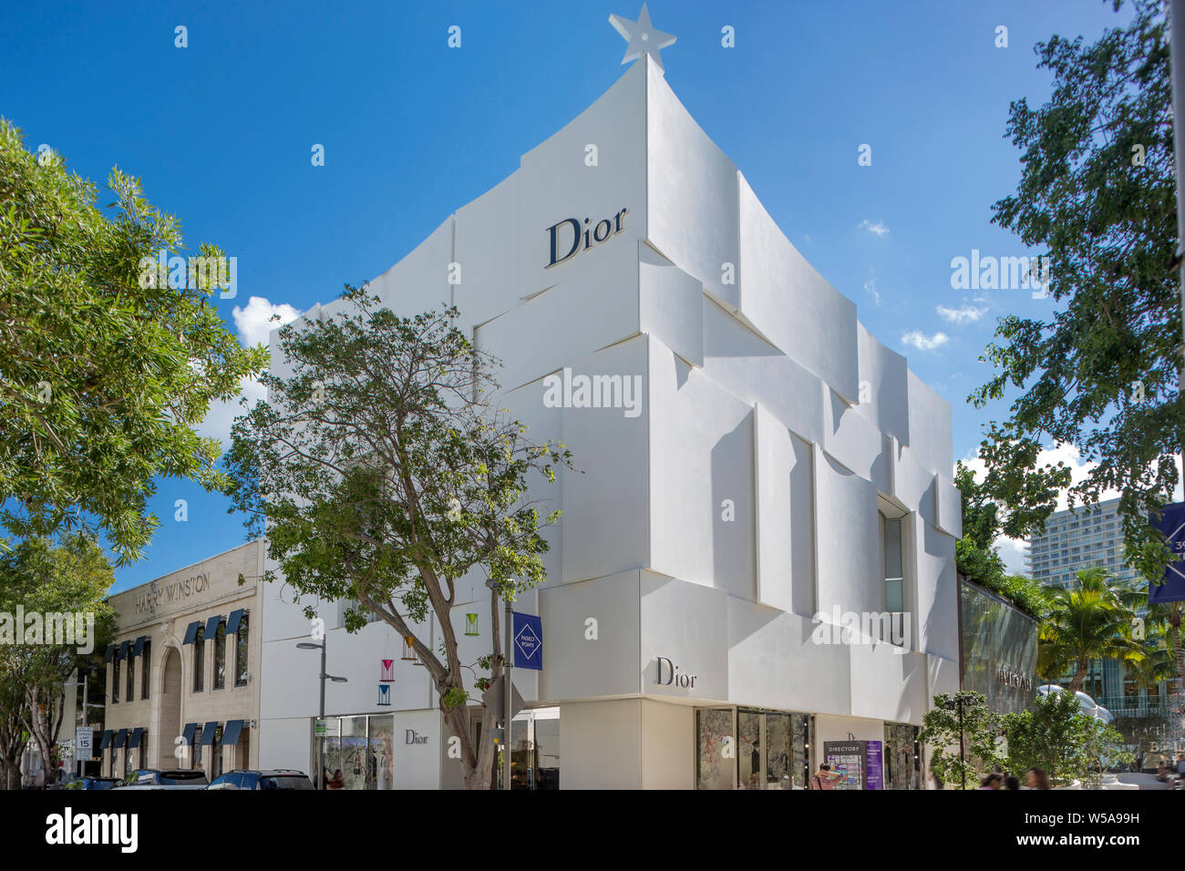 Dior store hi-res stock photography and images - Alamy