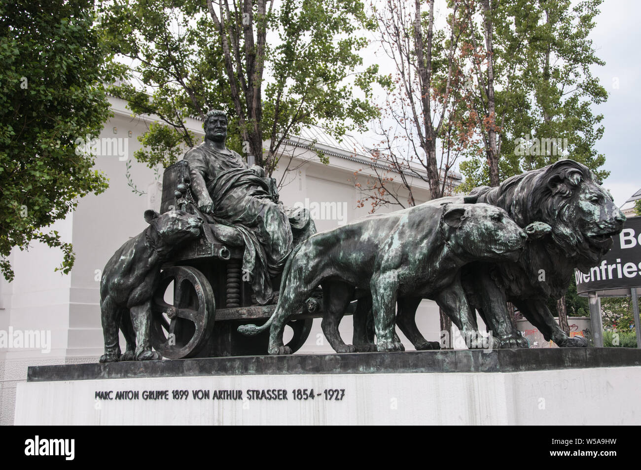 Around Vienna - Statue of Marc Anton Gruppe Stock Photo - Alamy