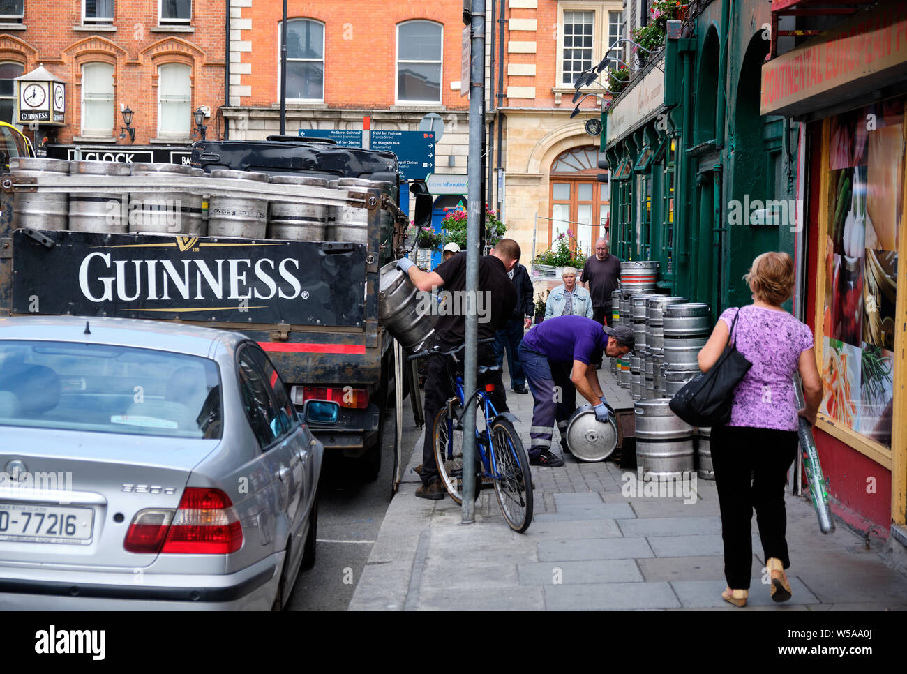 Guinness beer truck hi-res stock photography and images - Alamy