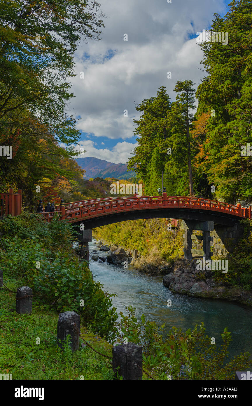 Famous Shinkyo Bridge in Nikko leading over the river Daiyo-gawa ...