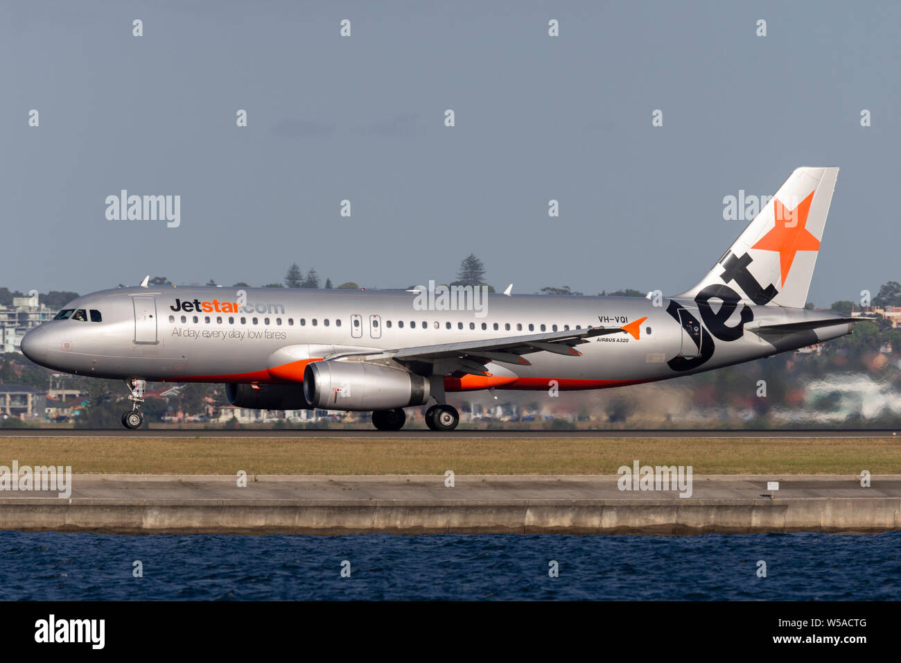 Jetstar Airways Airbus A320 twin engine passenger aircraft at Sydney ...