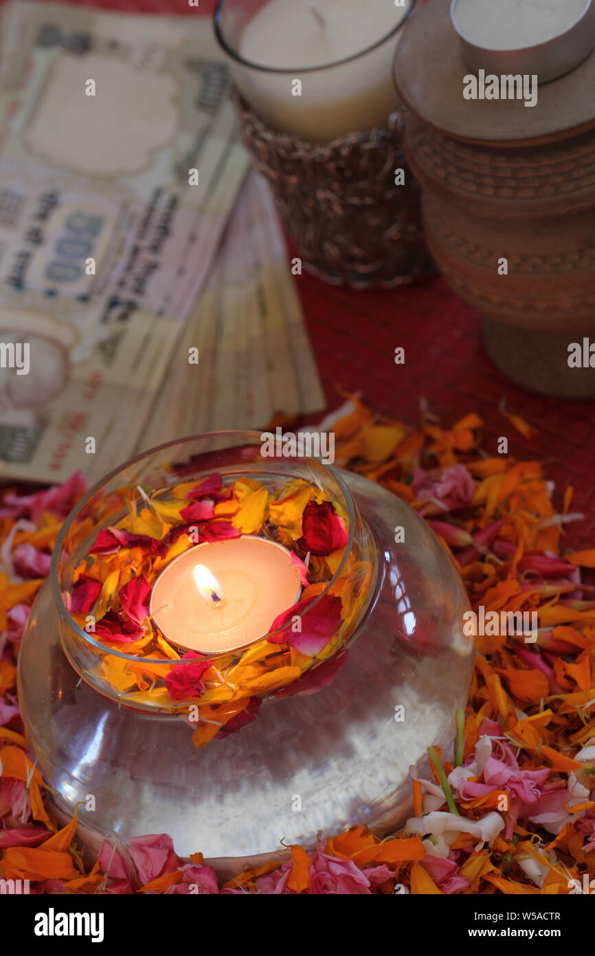 Votive paper burning hi-res stock photography and images - Alamy