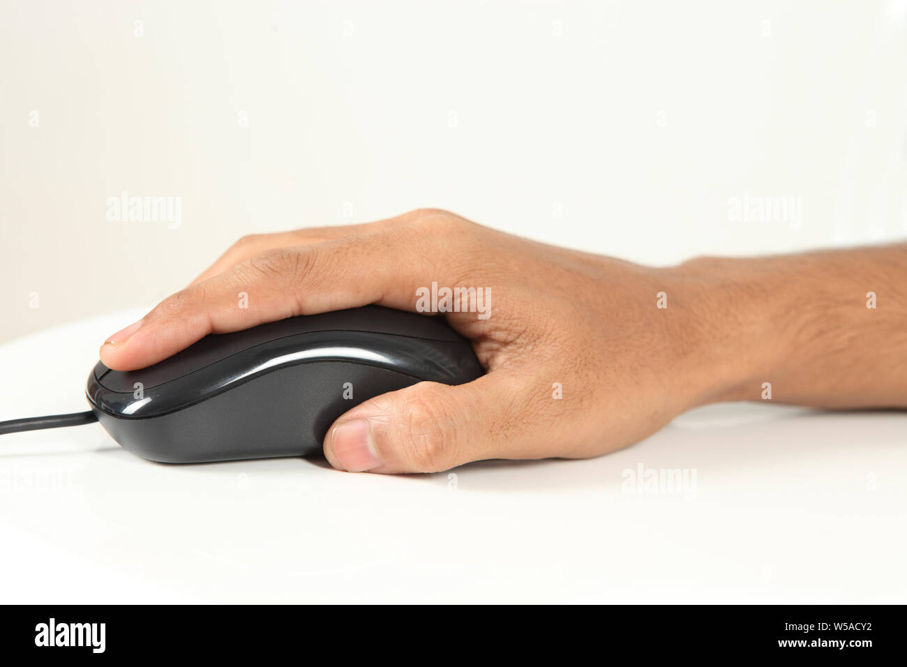 Person operating computer mouse hi-res stock photography and images - Alamy