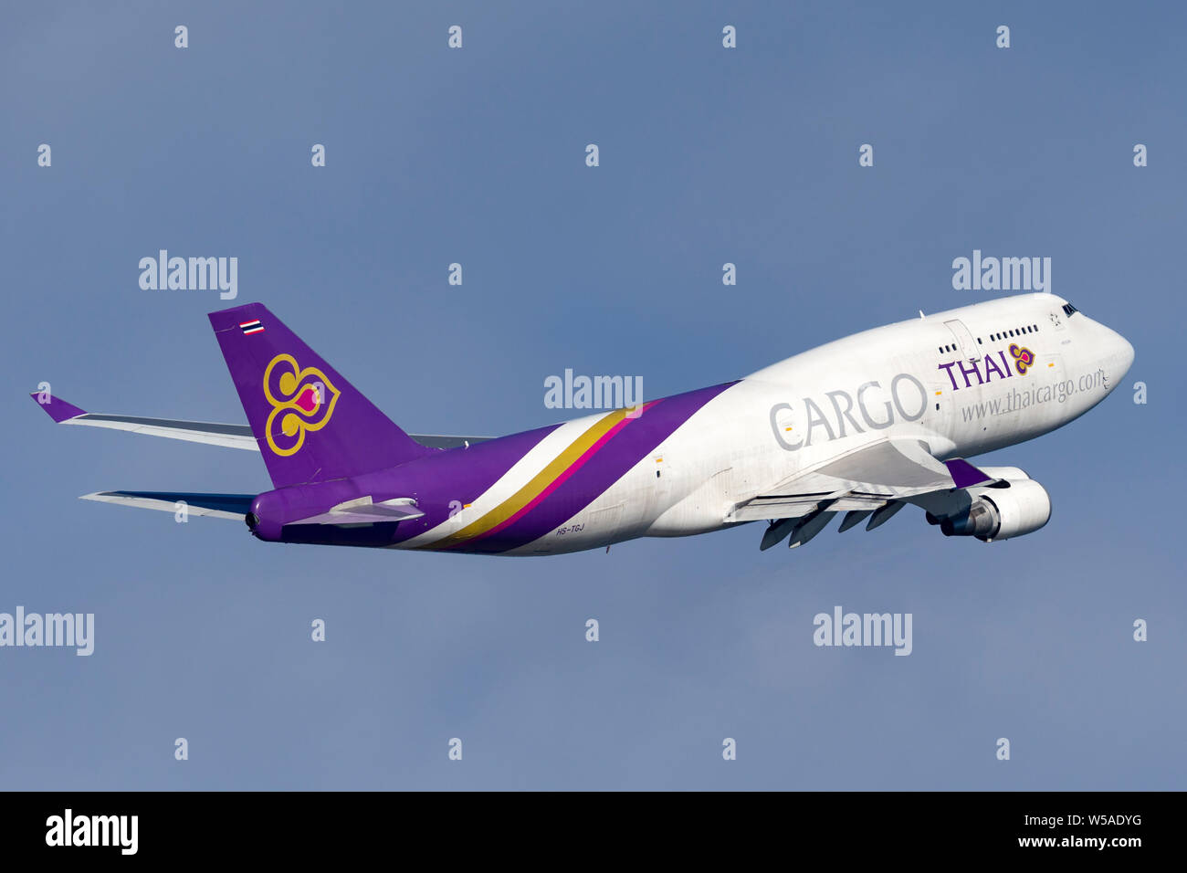 Thai Cargo Airways International Boeing 747 cargo aircraft departing ...