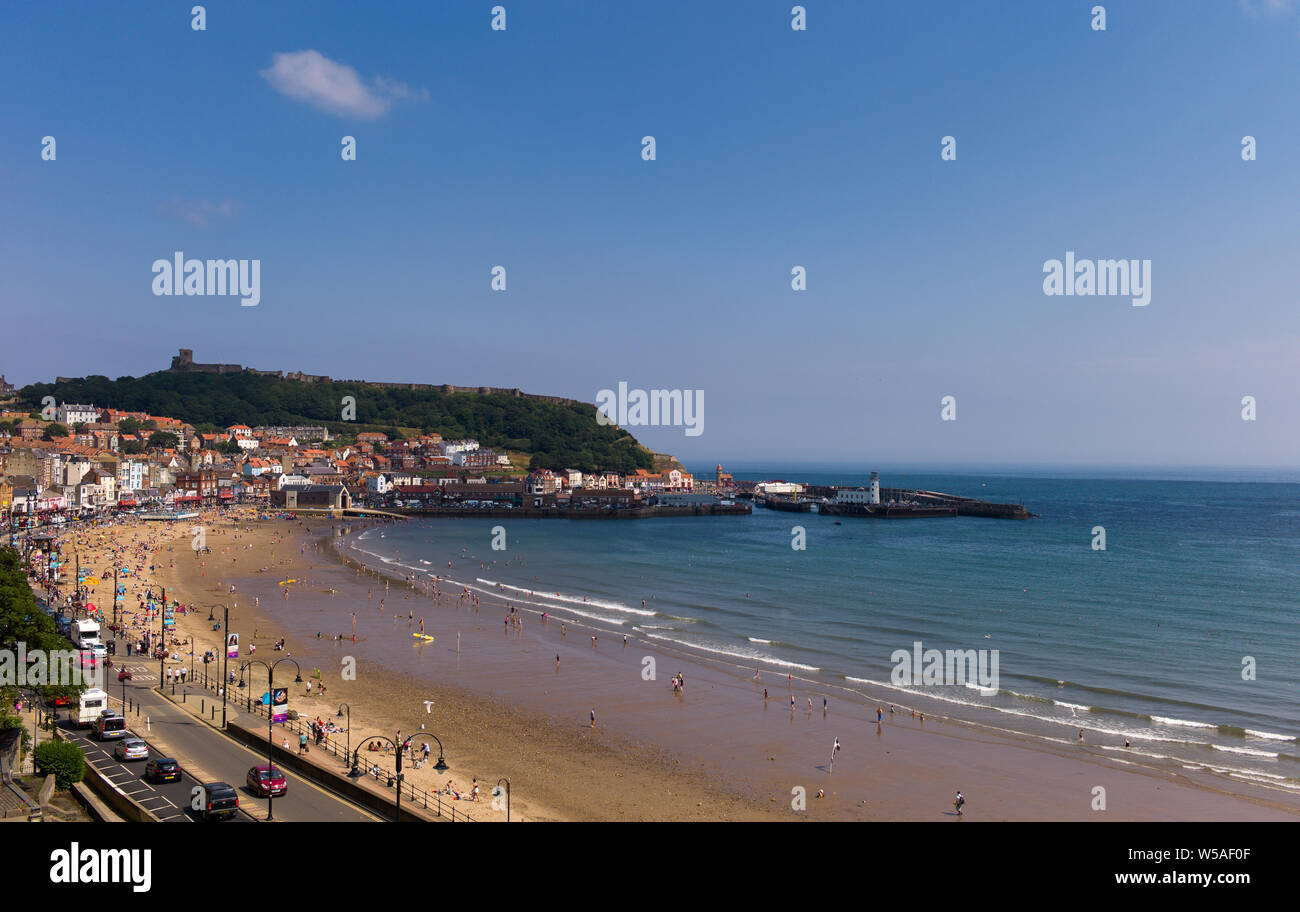 Scarborough beach clean hi-res stock photography and images - Alamy