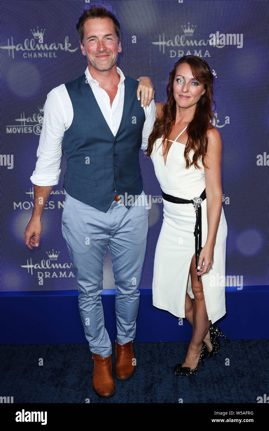 Colin donnell hi-res stock photography and images - Alamy