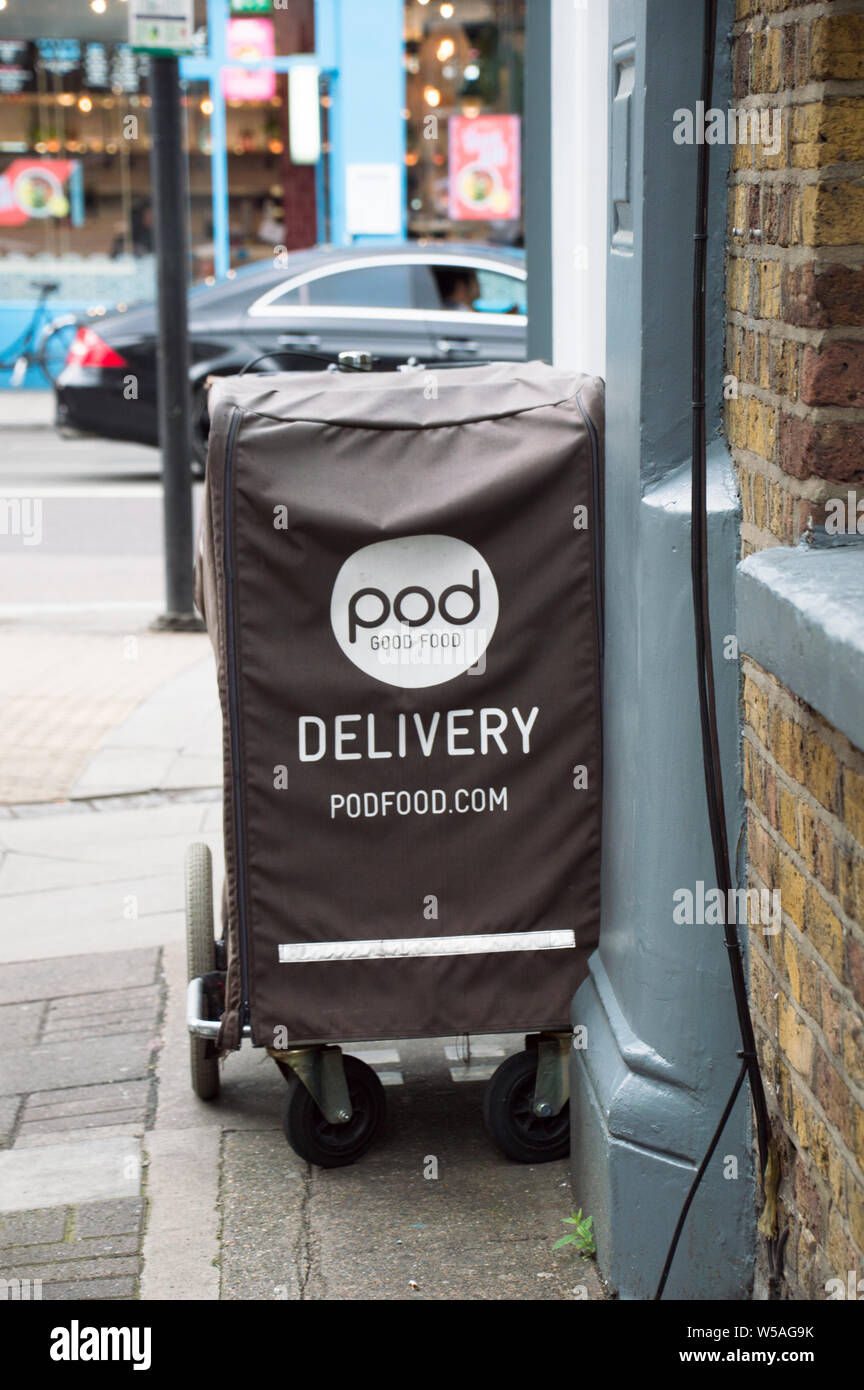 Food cart pod hi-res stock photography and images - Alamy