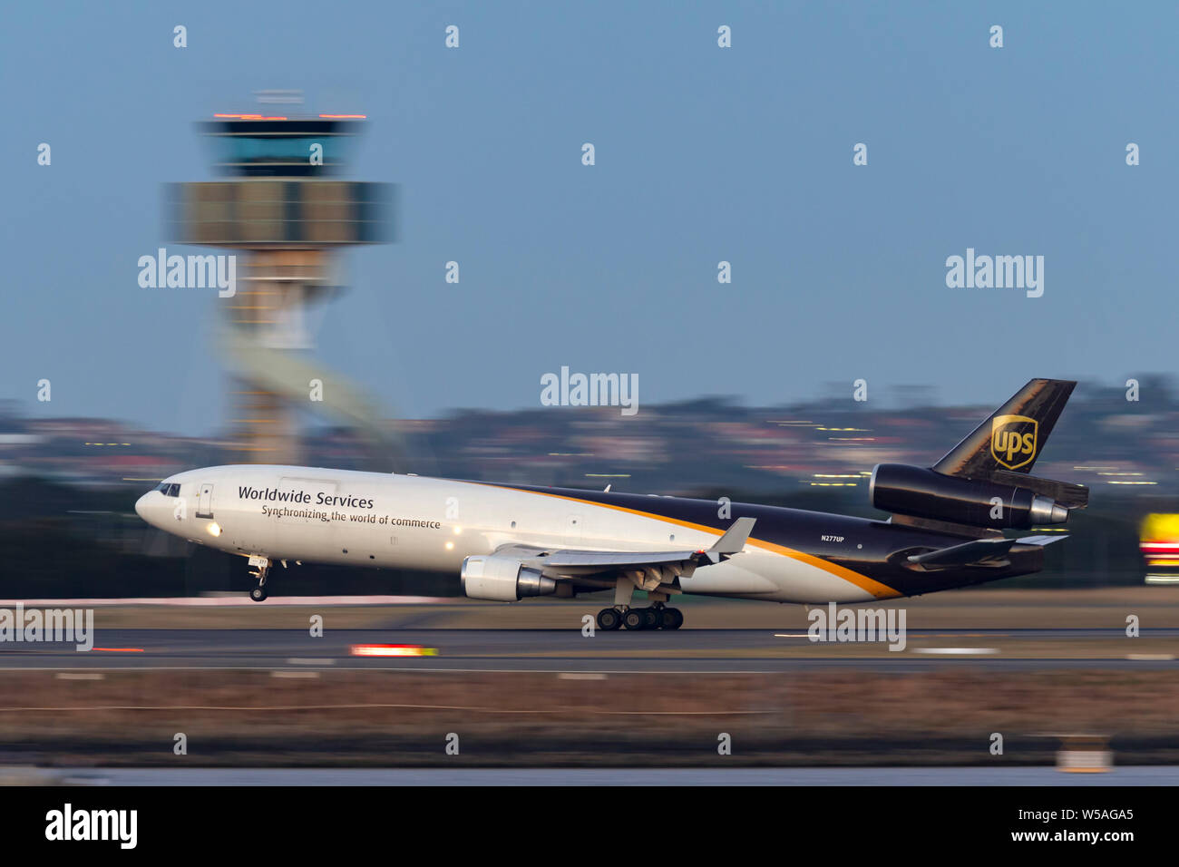 Mcdonnell douglas md11f hi-res stock photography and images - Alamy
