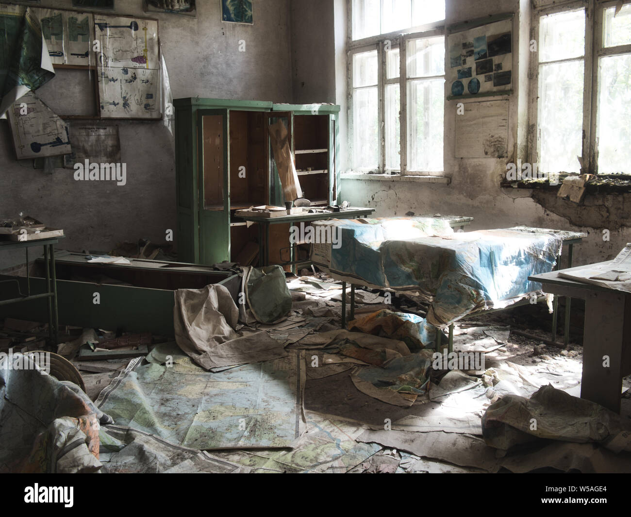 Abandoned school chernobyl classroom hi-res stock photography and ...