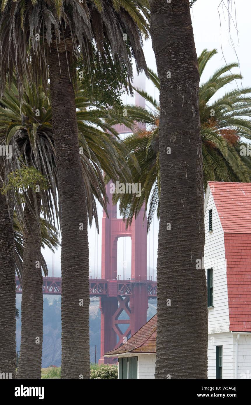 Red bridge san francisco hi-res stock photography and images - Alamy