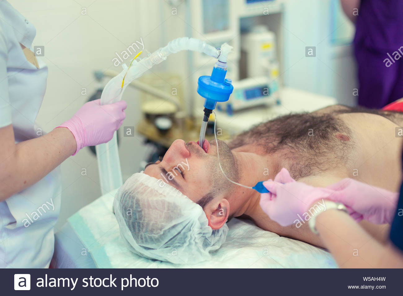 Anesthesiologist Anesthetic Nurse High Resolution Stock Photography and ...