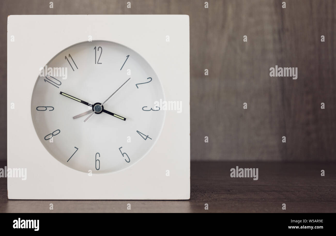 Clock with no hands hi-res stock photography and images - Alamy