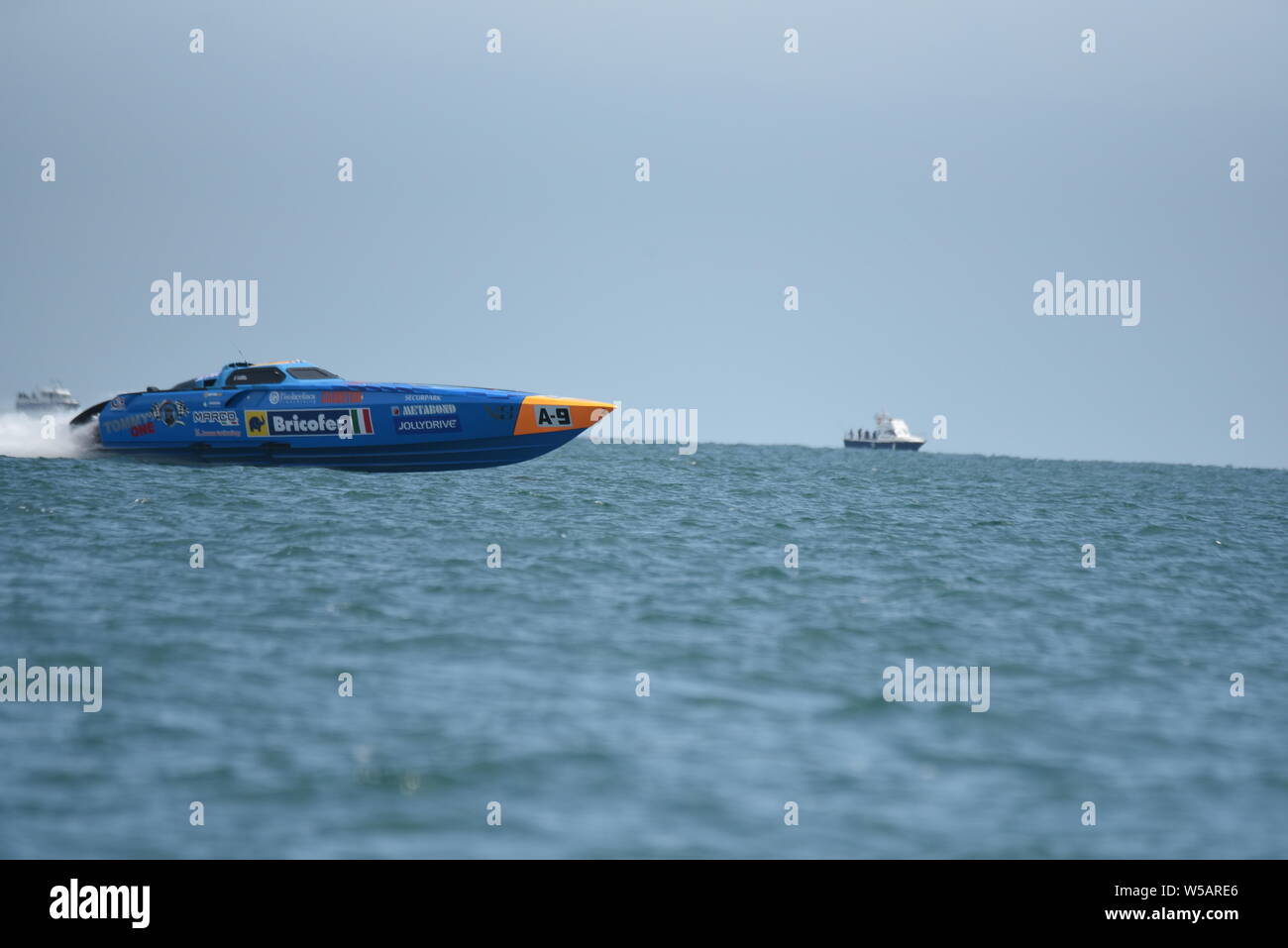 Powerboat Racing at the UKOPRA Poole 100 2019 powerboat racing in the ...