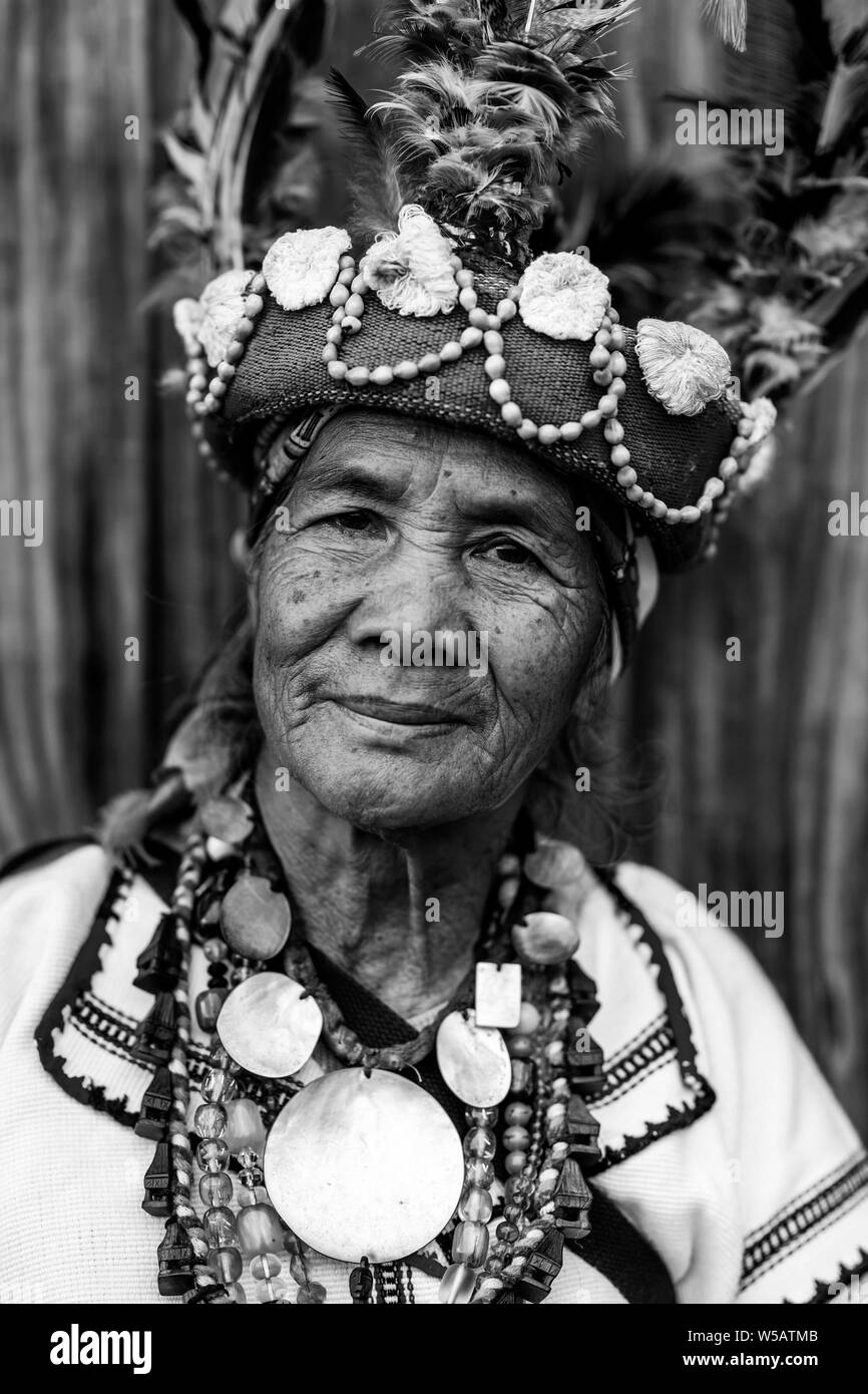 Woman of ifugao tribe Black and White Stock Photos & Images - Alamy
