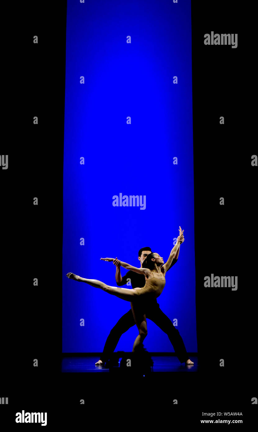 Cloud gate dance theatre taiwan hi-res stock photography and images - Alamy