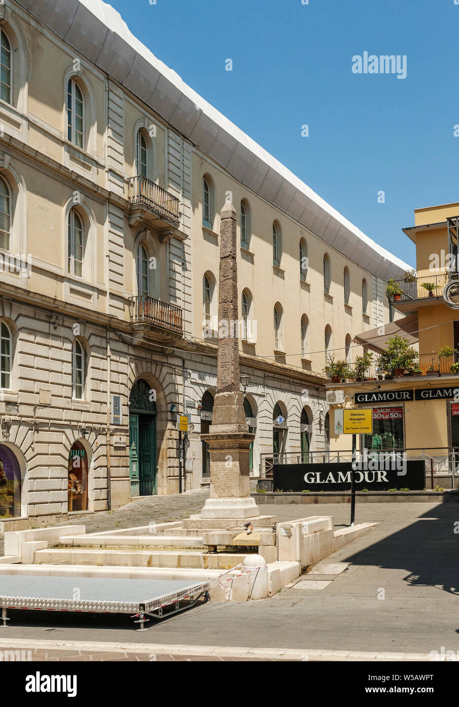 Templum isis hi-res stock photography and images - Alamy