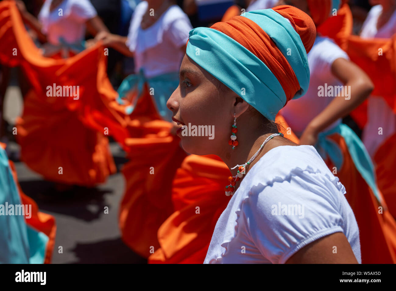 Group of dancers of Africa descent (Afrodescendiente) performing at the ...