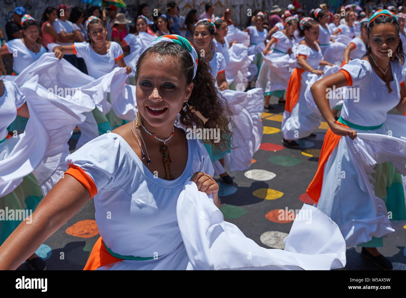 Group of dancers of Africa descent (Afrodescendiente) performing at the ...